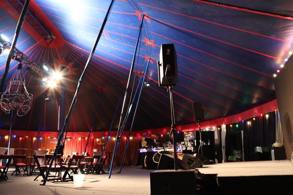 Zirkuszeltverleih - Drums on Fire